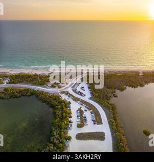 Parkplatz am Florida Blind Pass Beach auf Manasota Key, USA. Parkplatz ...