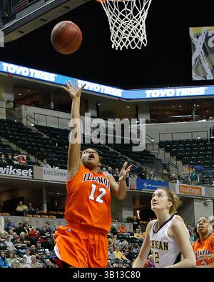 March 04, 2011: Illinois Fighting Illini forward Karisma Penn (00 ...