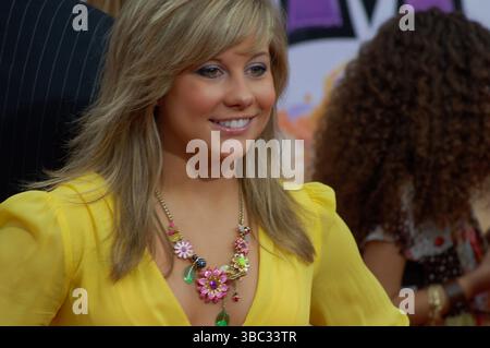 Der Olympiasieger Shawn Johnson tritt auf dem roten Teppich bei der ...