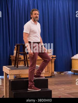 Ny. Mai 2025. Graham Rowat, Jared Goldsmith, Hillary Fisher, Aubrey ...