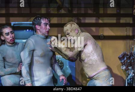 Prometheus von Bastian Reiber an der Schaubühne in Berlin. Regie ...