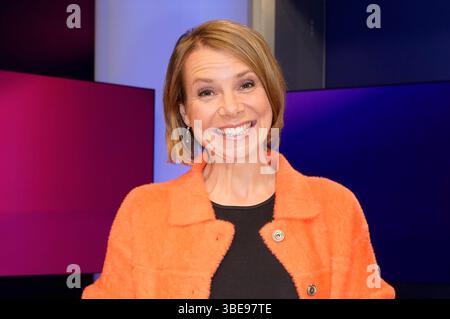Helene Bubrowski in der ARD-Talkshow maischberger im Studio Berlin ...