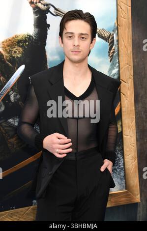 Gabriel Howell bei der Premiere des Kinofilms How to Train Your Dragon ...