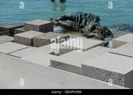 Venedig, Denkmal für Partisaninnen von Carlo Scarpa, Bildhauer Augusto ...