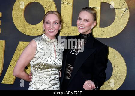 UMA Thurman und Charlize Theron bei der Premiere des Netflix-Films The Old Guard 2 im Netflix ...