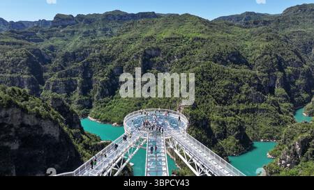 JIAOZUO, CHINA - 5. JULI 2025 - Touristen besuchen am 5. Juli 2025 die ...