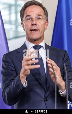 Pressekonferenz mit Bundeskanzler Friedrich Merz und Generalsekretärs ...