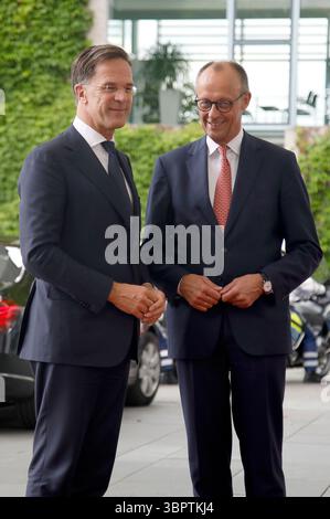 Pressekonferenz mit Bundeskanzler Friedrich Merz und Generalsekretärs ...