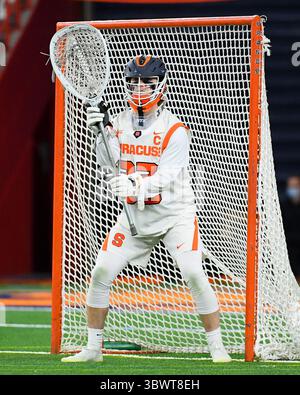08. April 2021: Syracuse Orange Assistenzcoach Pat March sieht sich ...