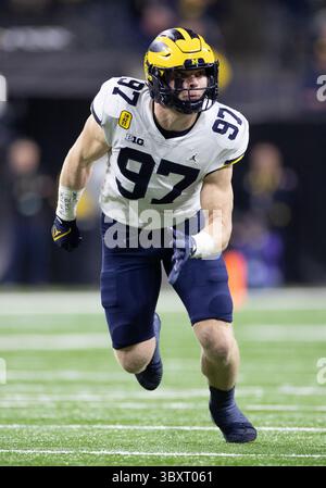 04. Dezember 2021: Der Verteidigungslineman Aidan Hutchinson (97) aus ...