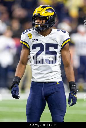 04. Dezember 2021: Michigan-Linebacker David Ojabo (55) und Iowa ...