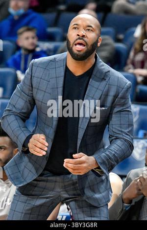 15. Januar 2022: Fordham Rams Forward Chuba Ohams (1) bekommt einen ...