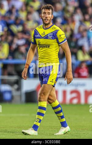 Stefan Ratchford #4 von Warrington Wolves während des Vorspiels Warm Up ...