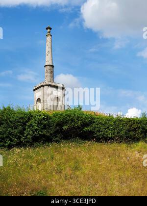 Das Simmons Memorial im Dane John Park in Canterbury befindet sich auf ...