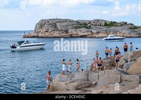 Smoegen, schweden, 22. juli 2025, Schiff im Hafen *** smoegen, schweden ...