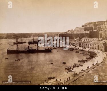 Barriera Wharf, Valletta, Malta, mit Befestigungsanlagen nachts ...