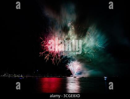Feuerwerk von BBB Fireworks über dem Wasser als Teil der British ...