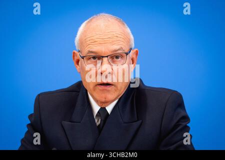 Admiral Jan Christian Kaack, Generalinspekteur der Marine, wurde auf ...
