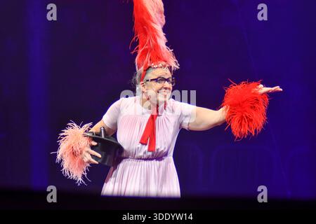 abb: Rosemie Warth Kurnstlerin beim Feuerwerk der Turnkunst bei der ...