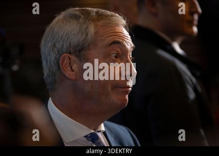 Nigel Farage bei einer Reform UK Rallye in Falkirk, Schottland, 6 ...