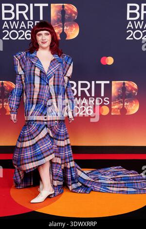 CMAT nahm an den Brit Awards 2026 bei Co-op Live in Manchester teil ...