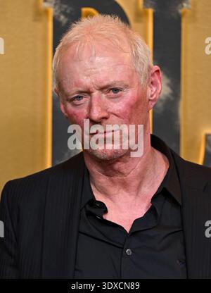 Ned Dennehy besuchte die globale Premiere von PEAKY BLINDERS: THE ...