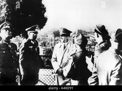 Adolf Hitler besucht die besetzte Stadt Paris, 1940. Die beiden ...
