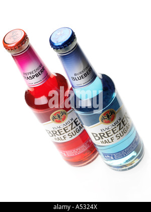 Bacardi Breezer Alcopops Alkopops Alkoholexzesse teen Stockfoto, Bild ...