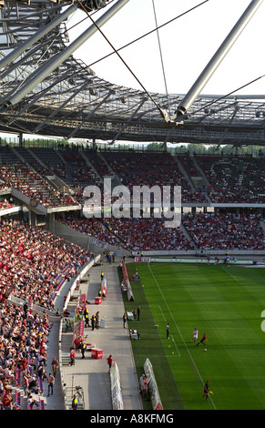Anhänger des Fußballvereins Hannover 96 in der AWD-Arena, Niedersachsen ...