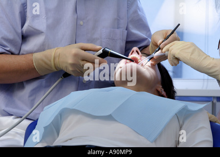 Medizinische Behandlung des Zahnarztes - listed Beim Zahnarzt Stockfoto ...