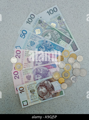 die polnische Währung Zloty Scheine und Croszy Stockfotografie - Alamy