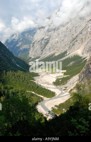 Blick ins Bergtal Reintal mit Gebirgsbach Partnach Wettersteingebirge ...