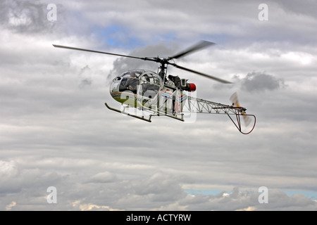 Aerospatiale SE-313B Alouette 11 HA-PPC Hubschrauber während des Fluges ...