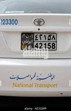 Taxi Auto mit Dubai-Kfz-Kennzeichen. Foto: Willy Matheisl ...