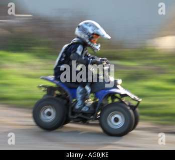 Mini quad bike Fotos und Bildmaterial in hoher Auflosung Alamy