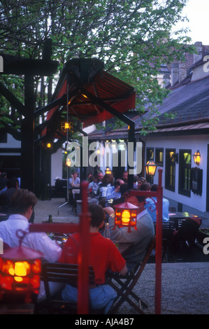 Österreich, Wien (Grinzing): Heurigen, Buschenschanken / aussen ...