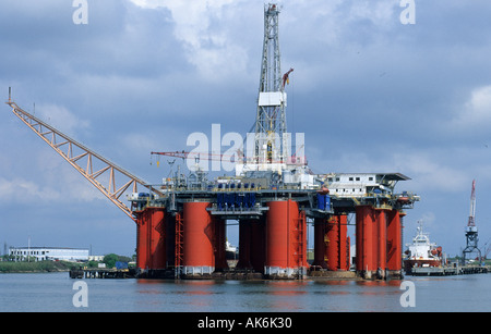 Offshore Bohrinsel im Hafen von Esbjerg, Dänemark Stockfoto, Bild ...