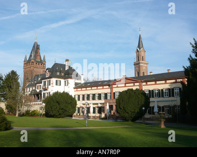 Weinheimer Schloss und Schlosspark Stockfotografie - Alamy
