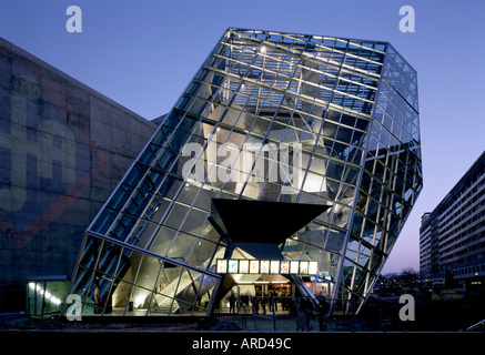 Deutschland, Sachsen, Dresden, "UFA-Building", Nacht, Universum Film AG ...