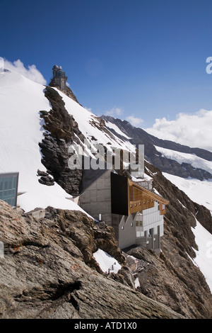 Ferienanlage und Sphinx-Observatorium auf dem Jungfraujoch Gipfel der Schweiz mit Blick nach ...