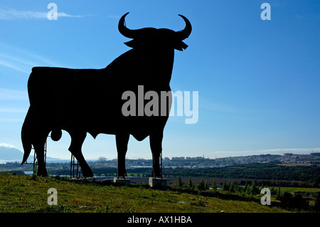 Osborne-Stier, dominieren die Landschaft, Spanien Stockfotografie - Alamy