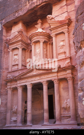 Petra City Al-Khaznov Treasury Temple Nabatean Kingdom Structure ...