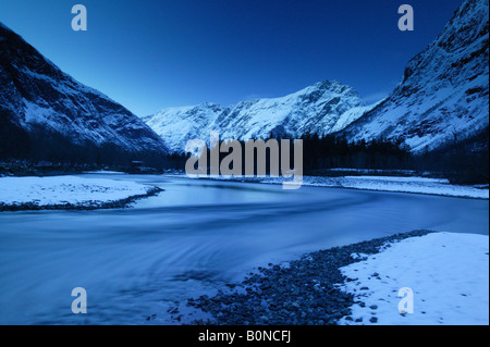Winternacht im Tal Romsdalen in Rauma Kommune, Møre Og Romsdal Fylke ...