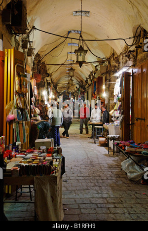SOUK, BASAR, MARKT IN STRAßEN, MARRAKESCH, MAROKKO, MAGHREB, NORDAFRIKA ...