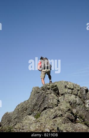 Wanderer auf Caps Ridge Trail in den Sommermonaten befindet sich in den ...