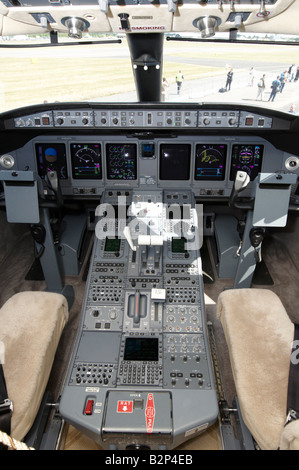 Bombardier Global Express XRS Cockpit Farnborough Air Show 2006 ...