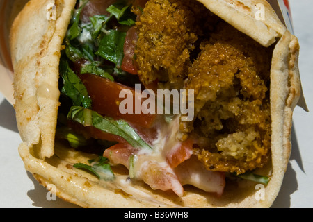 Falafel Sandwiches in einem Laden in der Altstadt von Aleppo Syrien ...
