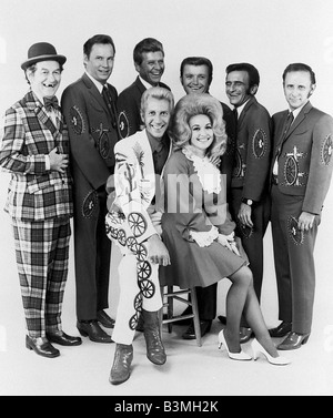 DOLLY PARTON sitzt neben Porter Wagoner auf eine US Country Western TV show Stockfotografie Alamy