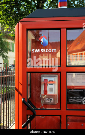 Swisscom Telefonzelle in La Brevine in der Schweiz Stockfotografie - Alamy