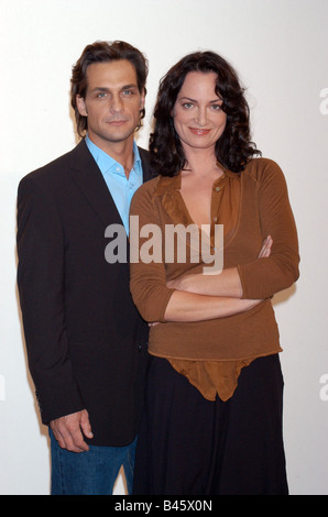Die deutsche Schauspielerin Natalia Woerner und ihr Mann Robert ...